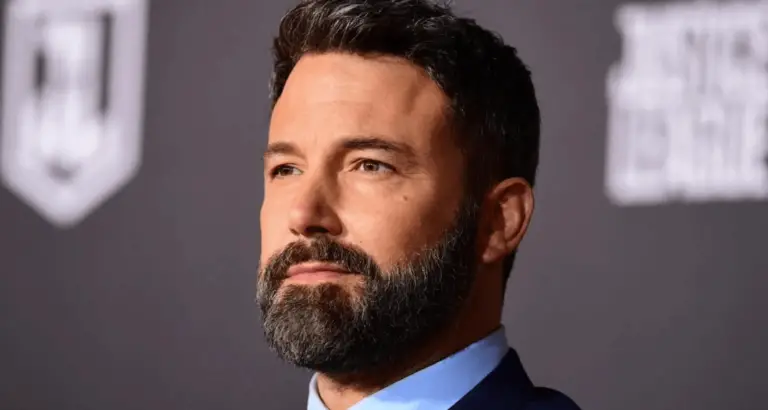 Celebrity Smokers (List of Celebrities Who Smoke Cigarettes)