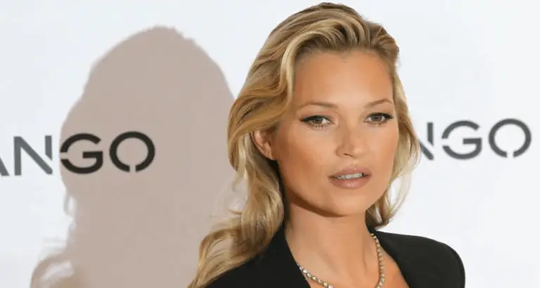 Celebrity Smokers (List of Celebrities Who Smoke Cigarettes)